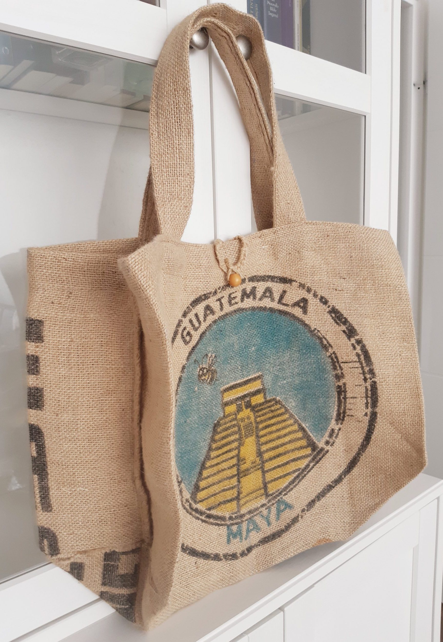 Photos : sacs de café en toile de jute transformés en tote bag, cabas ...